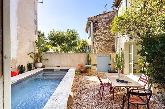 Maison à vendre - Mouriès - 7 pièces - 5 chambres
