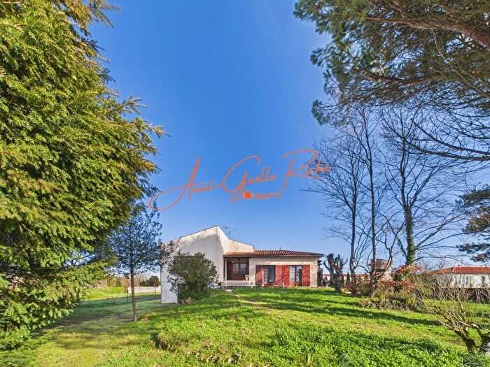 Maison à vendre - Pont-lAbbé-dArnoult - 4 pièces - 3 chambres