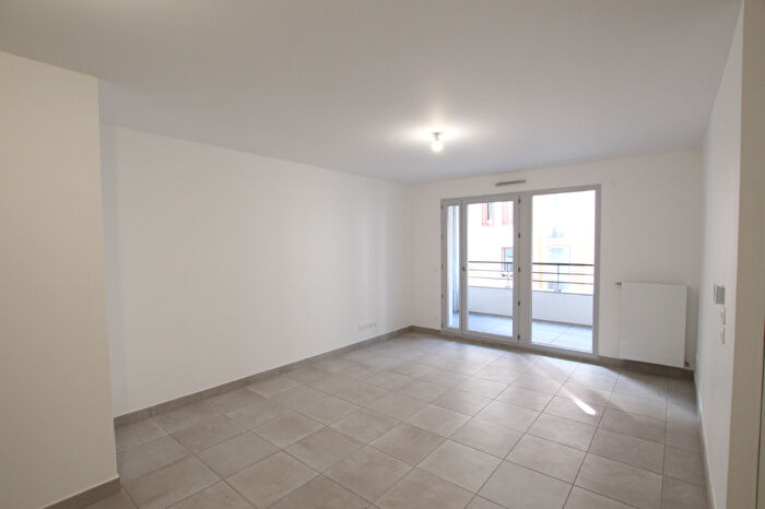Villeurbanne, Ferrandière, Maisons Neuves : Appartement 3 pièces à louer