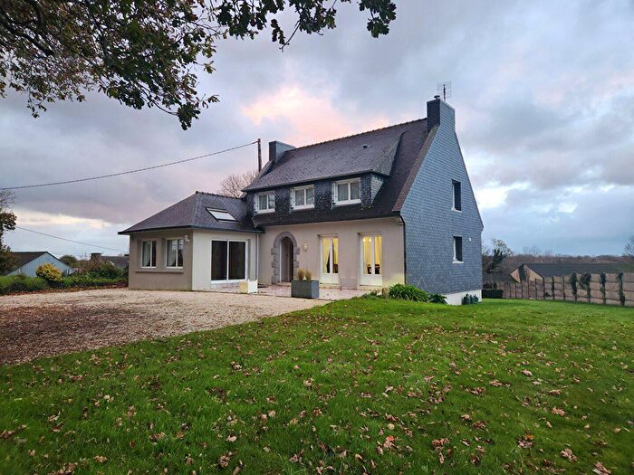 Maison 8 pièces à louer - Plouvien