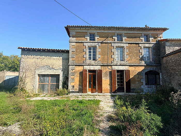 Maison à vendre - Saint-Genis-dHiersac - 5 pièces - 3 chambres