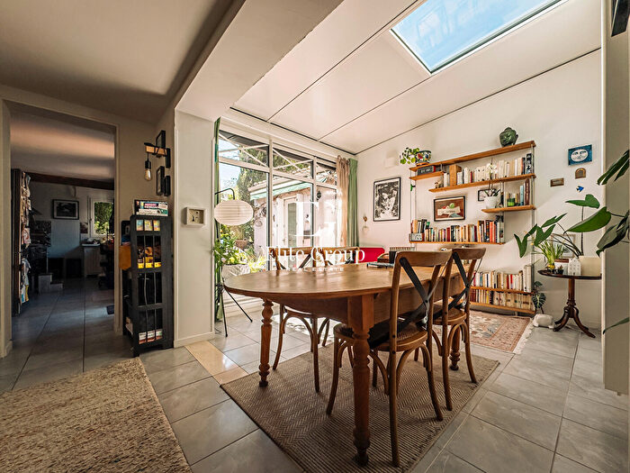 Maison à vendre - Angoulême, Centre-ville - 8 pièces - 6 chambres