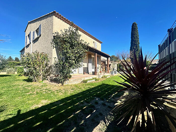 Maison à vendre - Orange, Colline, Etang - 6 pièces - 4 chambres