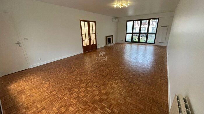 Appartement à louer - Péreire, Saint Germain en Laye - 4 pièces - 2 chambres