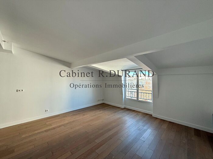 Appartement à louer - Asnières-sur-Seine, Centre-ville - 3 pièces - 2 chambres