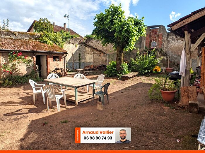 Maison à vendre - La Pacaudière - 12 pièces - 8 chambres