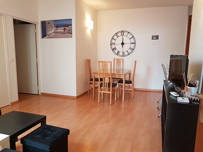 Appartement 3 pièces à Nice, Le Port, à louer