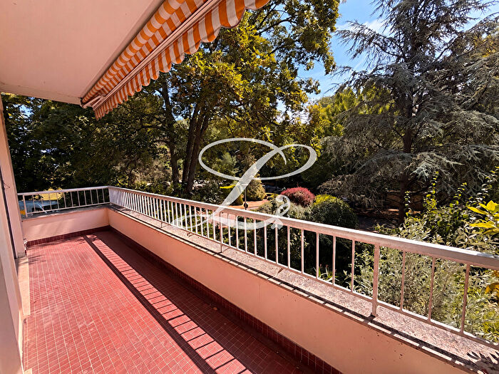 Appartement 5 pièces à louer à Le Mesnil-le-Roi