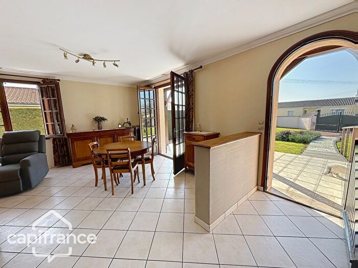 Maison à vendre - Saint-Varent - 7 pièces - 3 chambres