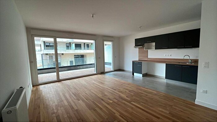 Appartement à louer - Agent Sarre-Centre-Les Vallées-La Garenne, Colombes - 3 pièces - 2 chambres