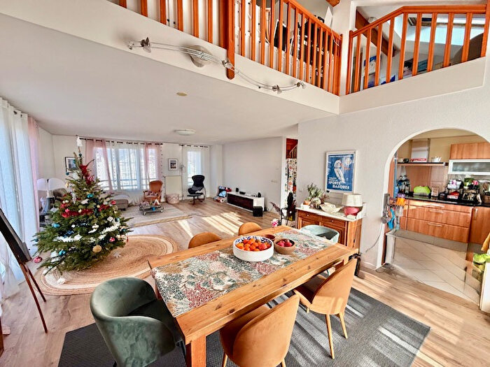 Appartement à vendre - Divonne-les-Bains - 5 pièces - 3 chambres