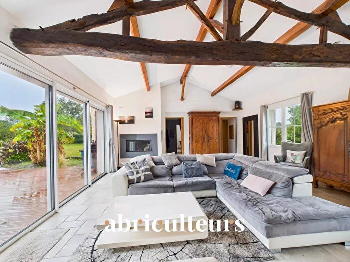 Maison à vendre - Saint-Hilaire-de-Chaléons - 8 pièces - 4 chambres