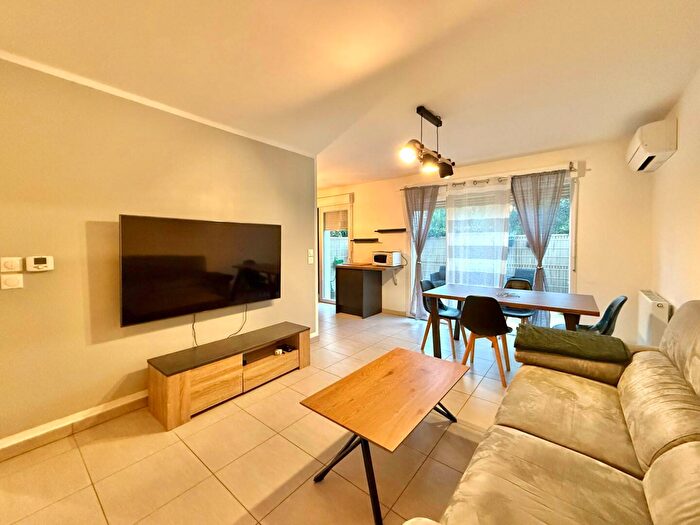 Appartement à louer - Plaine Sud, Châteauneuf-les-Martigues - 3 pièces - 2 chambres