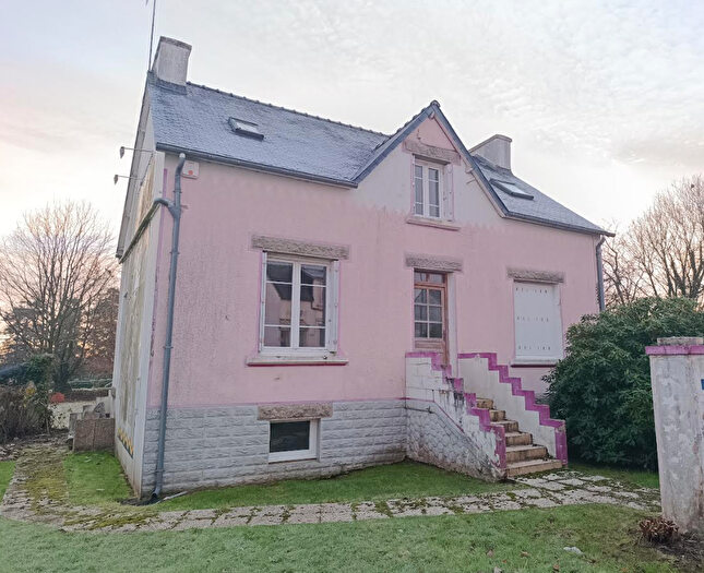 Maison 5 pièces à Landeleau, à vendre
