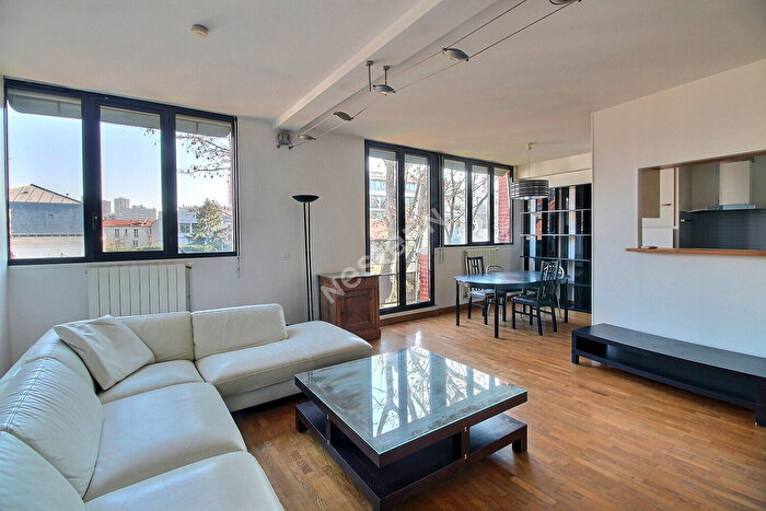 Appartement à louer - Le Pré-Saint-Gervais, Centre-ville, Egalité - 4 pièces - 3 chambres