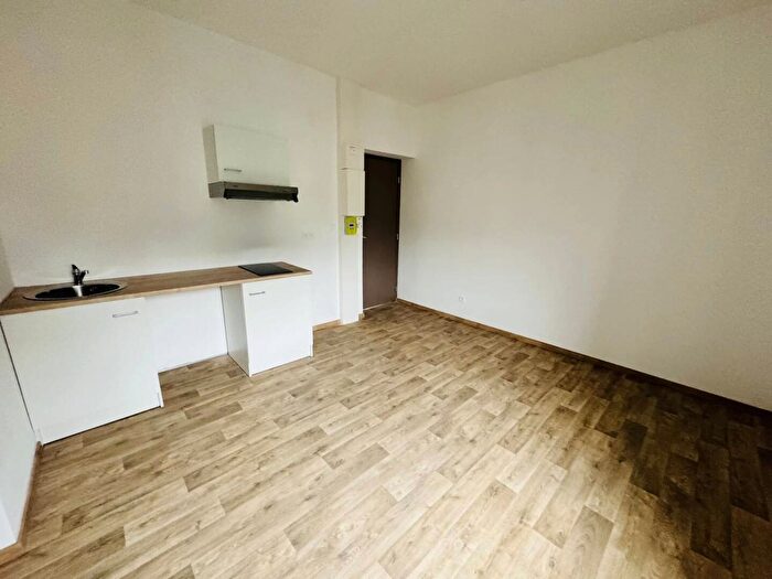Centre Ville, Saint-Quentin : Appartement 1 pièce à louer