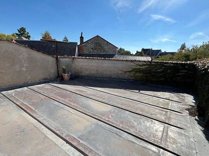 Maison à louer - Mehun-sur-Yèvre - 4 pièces - 3 chambres