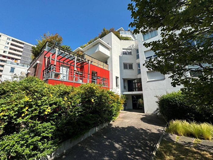 Appartement à louer - Le Bachut, Lyon ème arrondissement - 2 pièces - 1 chambre