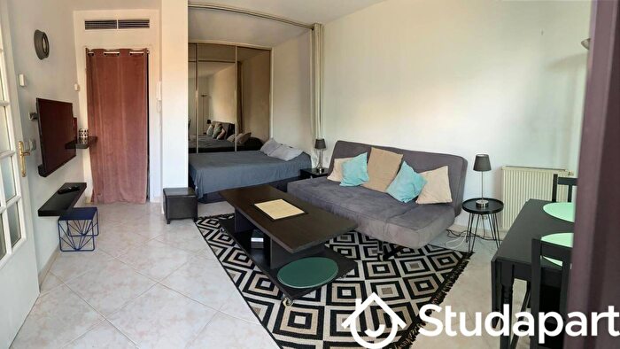 Appartement à louer - Juan-les-Pins, Antibes - 2 pièces