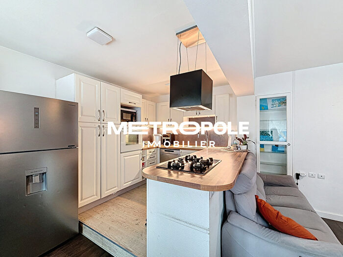 Appartement à vendre - Décines-Charpieu, Champ Blanc - 4 pièces - 3 chambres