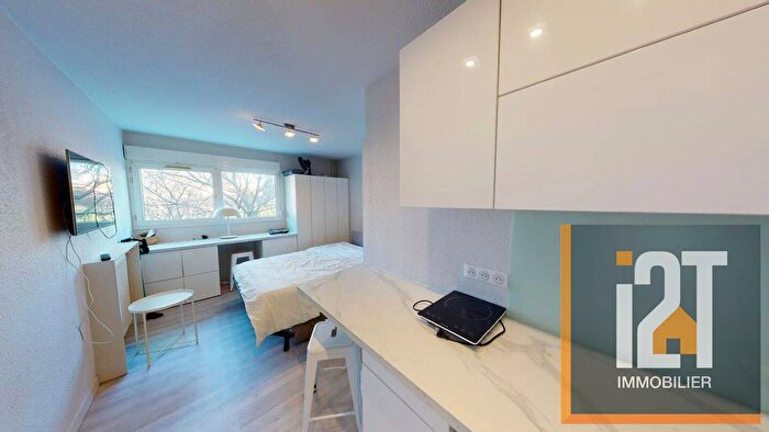 Appartement à louer - Hôpital, Nîmes - 1 pièce