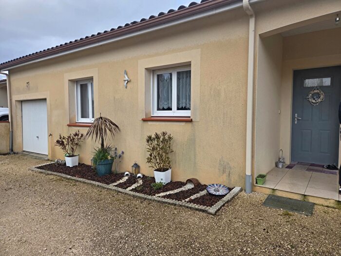 Maison à vendre - Caussade - 4 pièces - 3 chambres