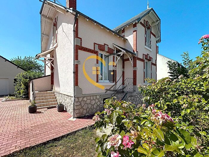 Maison à vendre - Vierzon, Bourgneuf - 6 pièces - 3 chambres