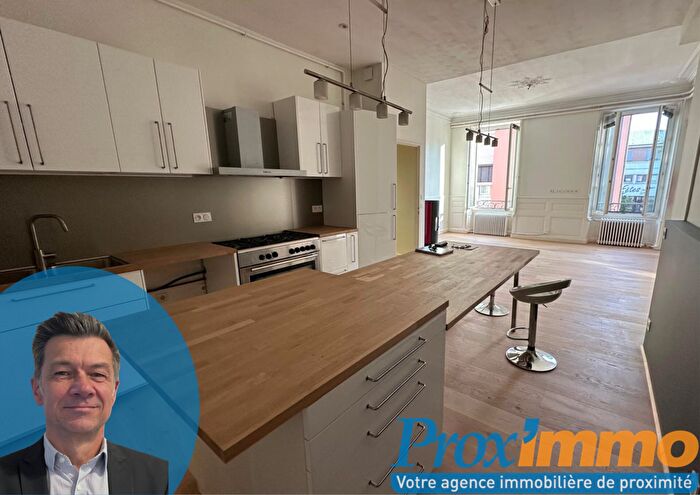 Appartement à vendre - Voiron, Centre-ville, Gare - 6 pièces - 5 chambres