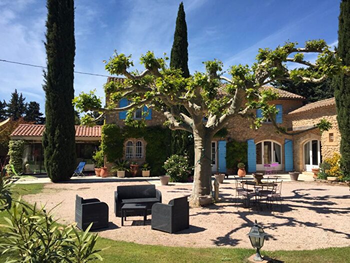 Maison à vendre - Taillades - 10 pièces - 5 chambres