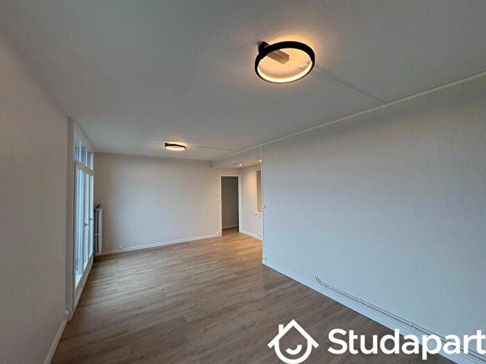 Appartement à louer - Fontbouillant, Montluçon - 4 pièces - 2 chambres