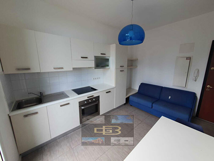 Appartement 2 pièces à louer à Cannes, Californie Pezou