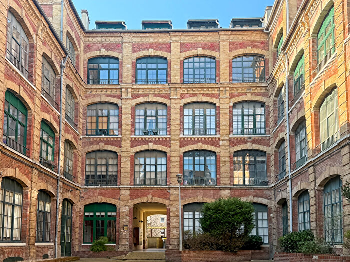 Appartement à vendre - Elbeuf, Centre-ville - 3 pièces - 2 chambres