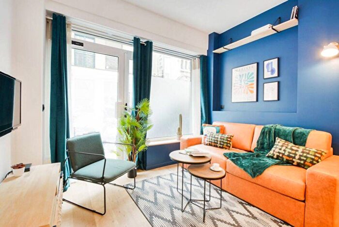 Appartement à louer - Chateau dEau-Lancry, Paris ème arrondissement - 2 pièces - 1 chambre