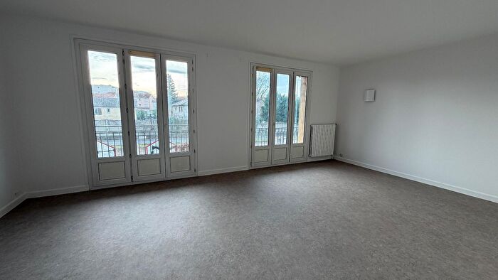 Appartement à louer - Clermont-Ferrand, Herbet, Brezet, Saint-Jean - 4 pièces - 3 chambres