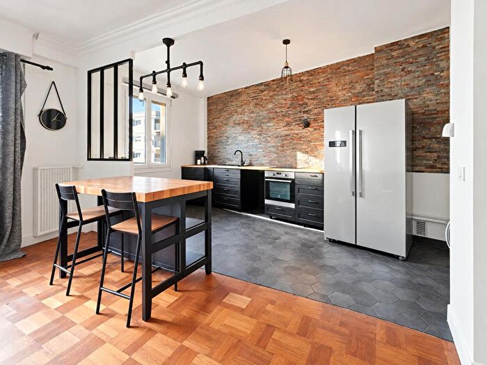 Courbevoie, Bécon : Appartement 4 pièces à vendre