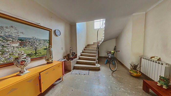 Maison à vendre - Rognonas - 5 pièces - 4 chambres