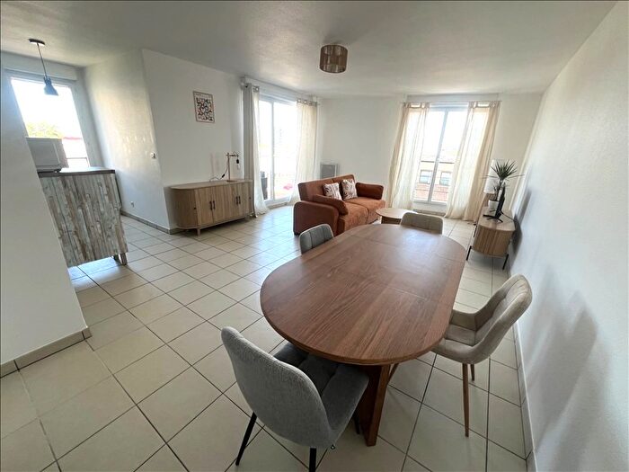Appartement 3 pièces à Vénissieux, Joliot Curie, à louer