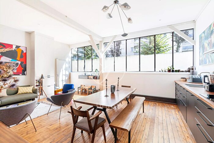 Appartement à vendre - Paris e , Grandes Carrières, Clichy - 3 pièces - 2 chambres