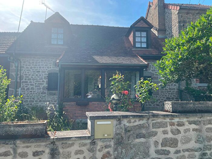 Maison 5 pièces à vendre à Saint-Médard-la-Rochette