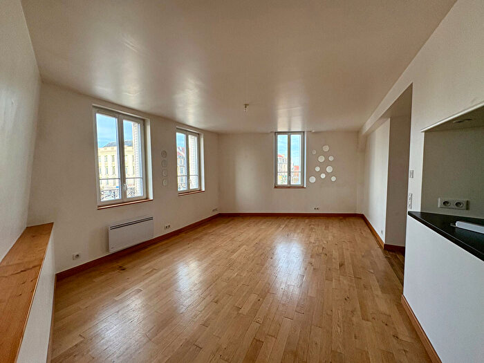 Appartement à louer - Reims, La Neuvillette, Trois Fontaines - 3 pièces - 2 chambres
