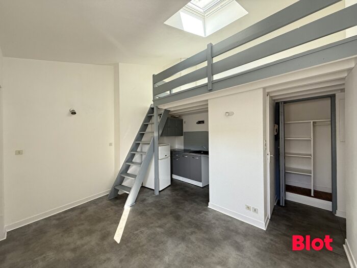 Appartement 2 pièces à Vannes, Gare, à louer