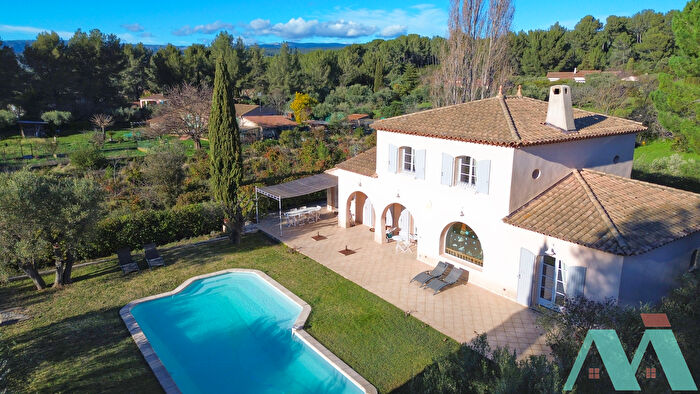 Maison à vendre - Le Beausset - 5 pièces - 4 chambres