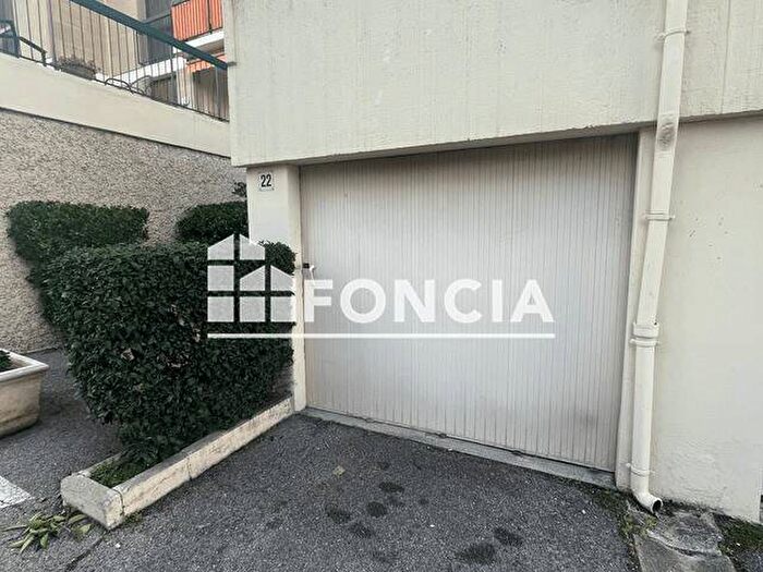 Appartement à louer - Val Saint-André, Arc, La Torse, Aix-en-Provence - 3 pièces - 2 chambres