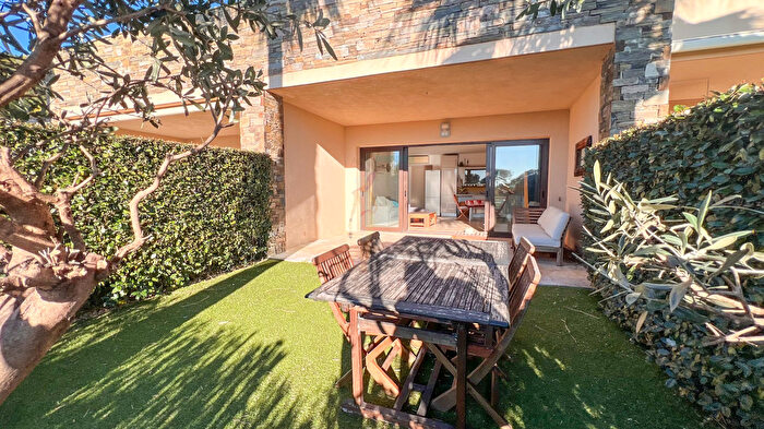 Appartement à vendre - Roquebrune-sur-Argens, Les Issambres, La Vigie, Les Dolmens, Plages, Calanques - 3 pièces - 2 chambres