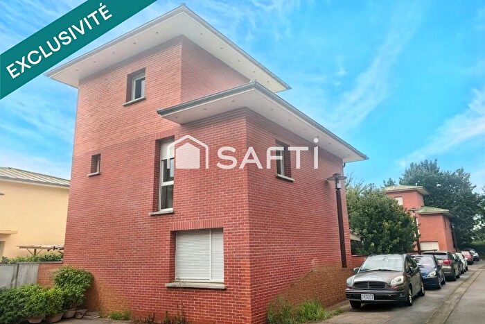 Mantes-la-Jolie, Val Fourré : Maison 6 pièces à vendre