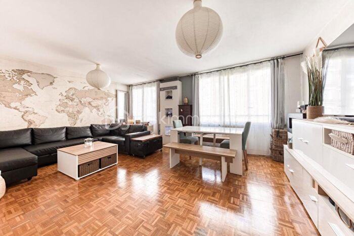 Paris 20ème, Gambetta : Appartement 3 pièces à vendre