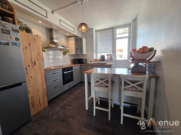 Appartement à vendre - Saint-Étienne, La Terrasse, Bel Air, Bergson, Carnot - 6 pièces - 4 chambres