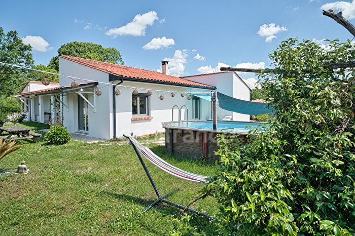 Maison 6 pièces à Montussan, à vendre