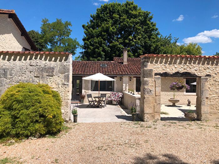 Maison à vendre - Verteillac - 12 pièces - 6 chambres