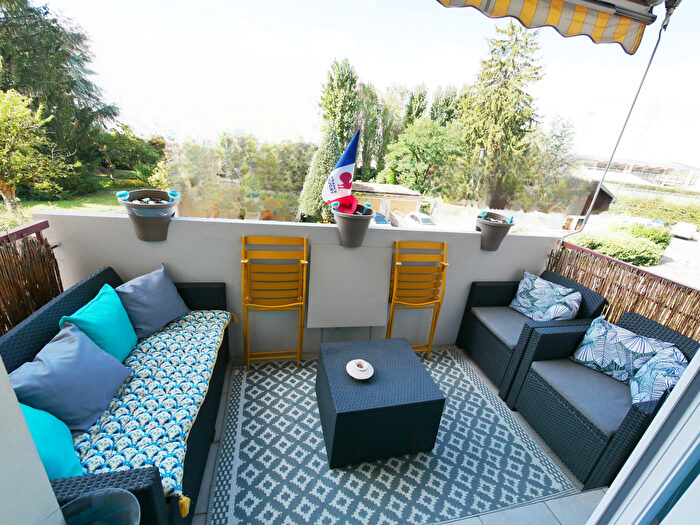 Maisons à vendre et appartements à louer - 1
